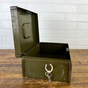 Distressed Vintage Green Metal Box With Key No Locking Decorative Small ...