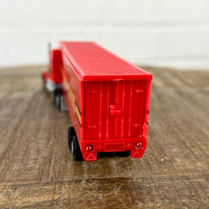 Vintage Yatming Red Semi Truck With Trailer Freeway Fighters Diecast ...