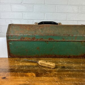 Vintage Very Distressed Metal Box With Lid Old Metal Box Decor Utility ...