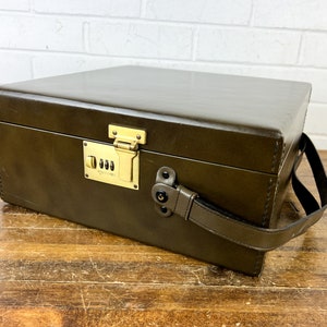 Vintage Portable Liquor Travel Bar Case With 8 Accessories Vintage ...