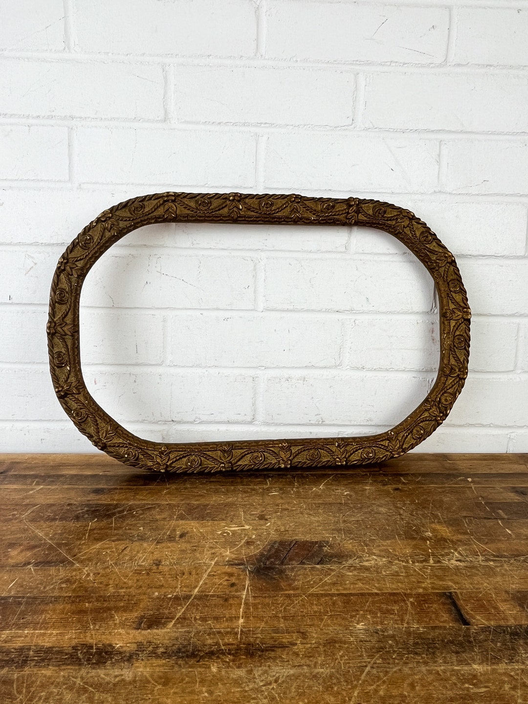 Vintage Oval Wood Picture Frame Wall Brown Wooden Frame With Decorative ...