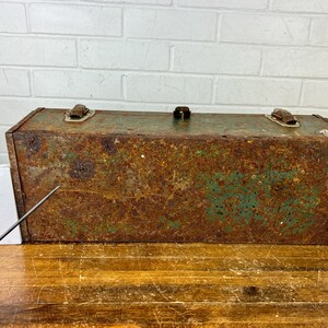 Vintage Very Distressed Metal Box With Lid Old Metal Box Decor Utility ...