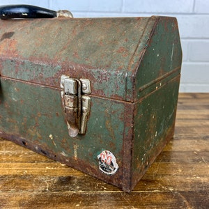Vintage Very Distressed Metal Box With Lid Old Metal Box Decor Utility ...