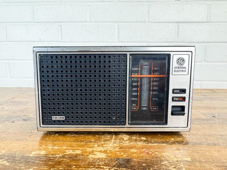 Vintage GE AM FM Radio 7-4115B | Woodgrain Tabletop Radio | Retro ...