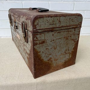 Distressed Vintage Metal Craftsman Tool Box With Removable Tray Large ...