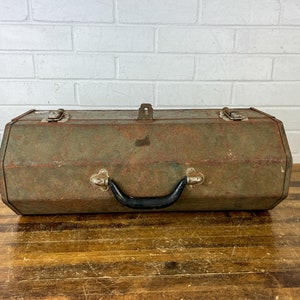 Vintage Very Distressed Metal Box With Lid Old Metal Box Decor Utility ...