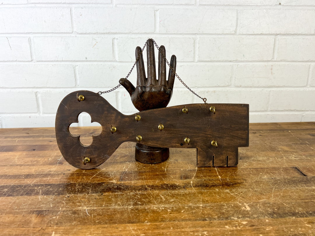 Vintage Wood Key Shaped Key Holder for Wall Vintage Distressed Wooden ...