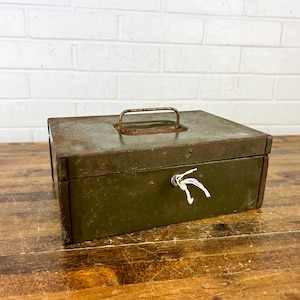 Distressed Vintage Green Metal Box With Key No Locking Decorative Small ...
