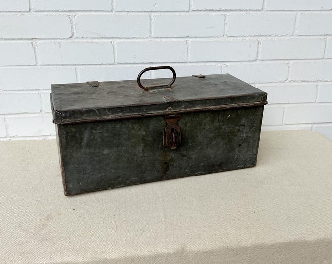 Distressed Vintage Silver Steel Metal Box With Lid With Latch With ...