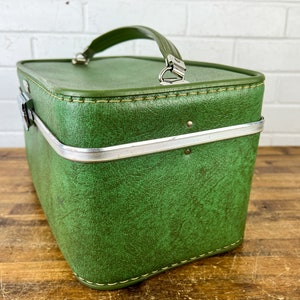 Vintage Distressed Towncraft Green Train Case Travel Makeup Case ...