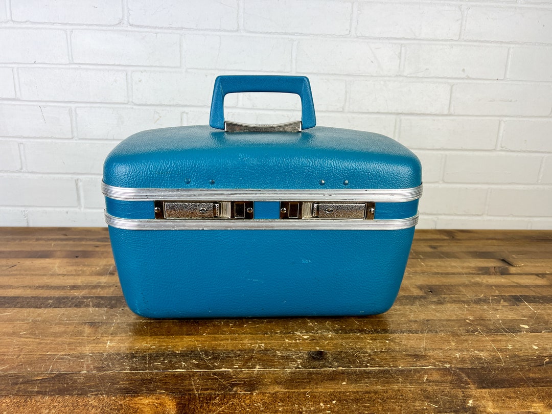Vintage Blue Train Case Authentic Vintage Distressed Makeup Travel Case ...