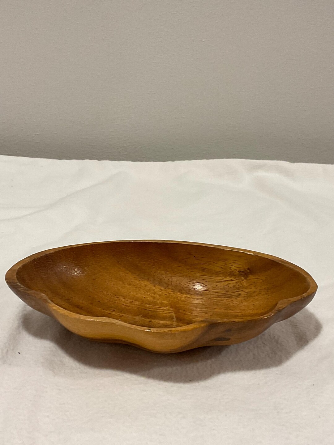 Monkey Pod Wooden Clam Bowl - Etsy
