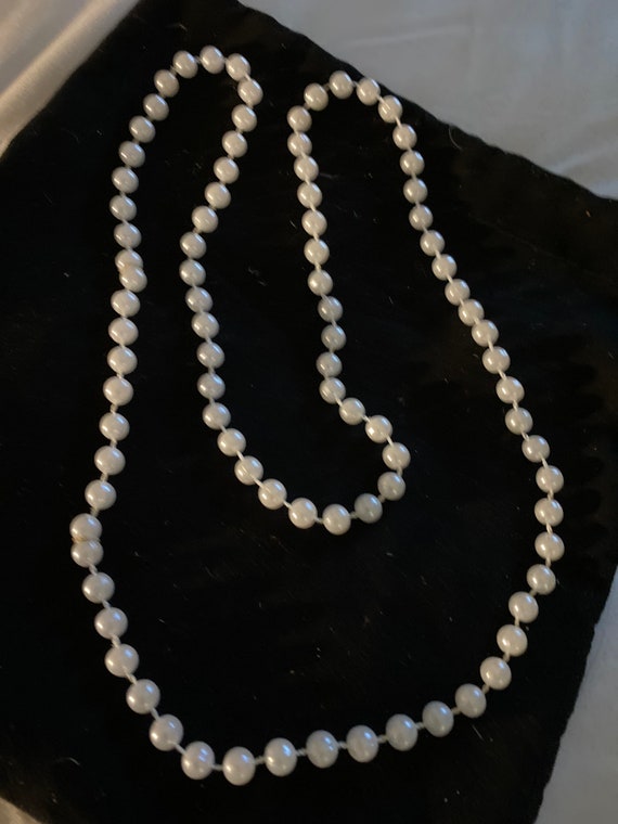 24” white Pearls - Gem