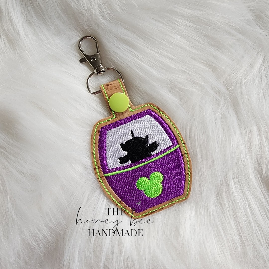 Green Alien Skyliner Key Fob, Key Chain, Luggage Tag, Backpack Tag, Key ...