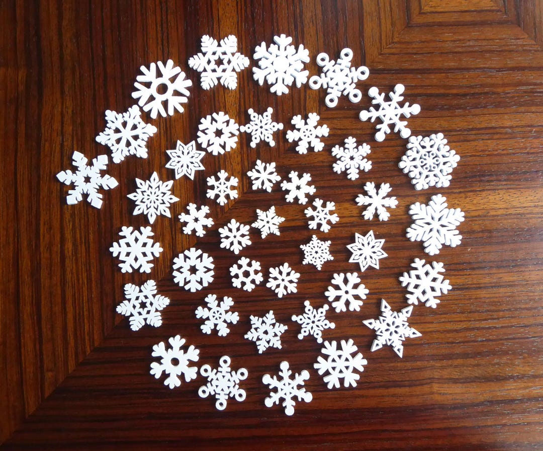 Set of 40 Mixed Pattern WHITE Wood Snowflakes in Four Sizes Ranging ...