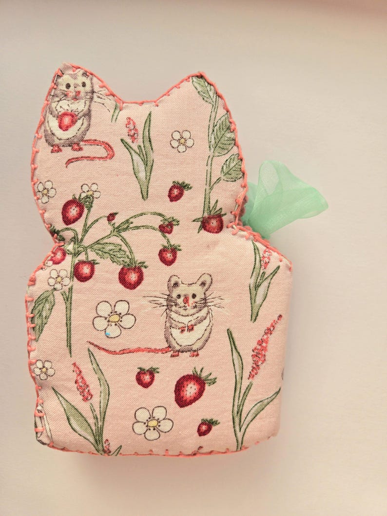 Kitty Needle Book, Cute Sewing Gift, 100% Cotton Fabric. Felt Pages to ...