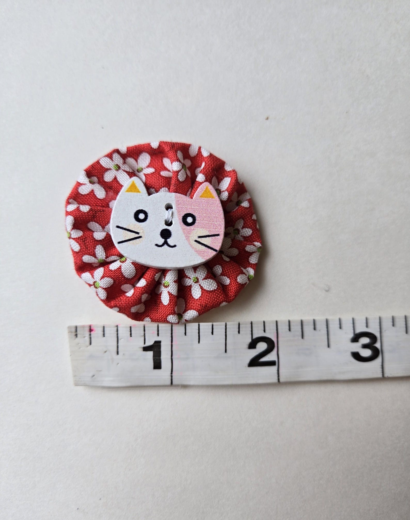 1 Handmade RED Fabric Yo-yos Sewing Applique Yoyo With Kitty Button ...