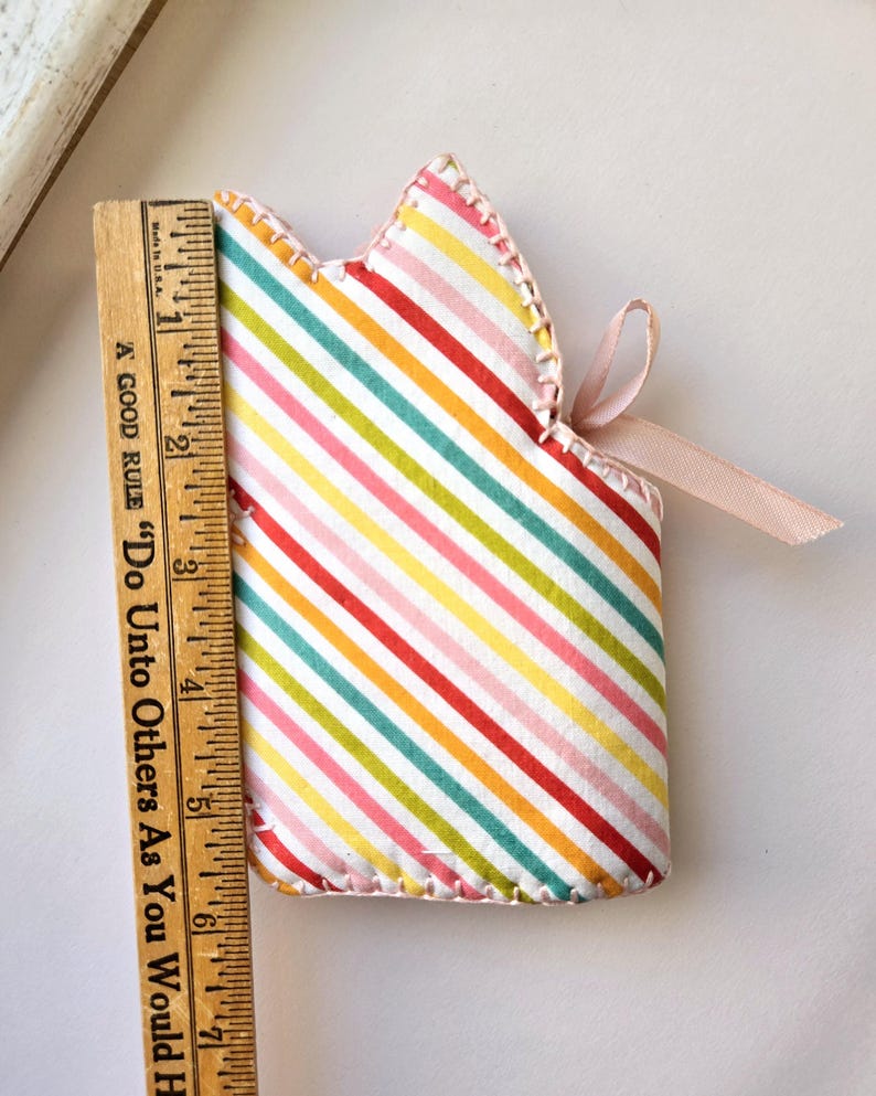 Kitty Needle Book, Cute Way to Store Pins & Needles, Mouse ...