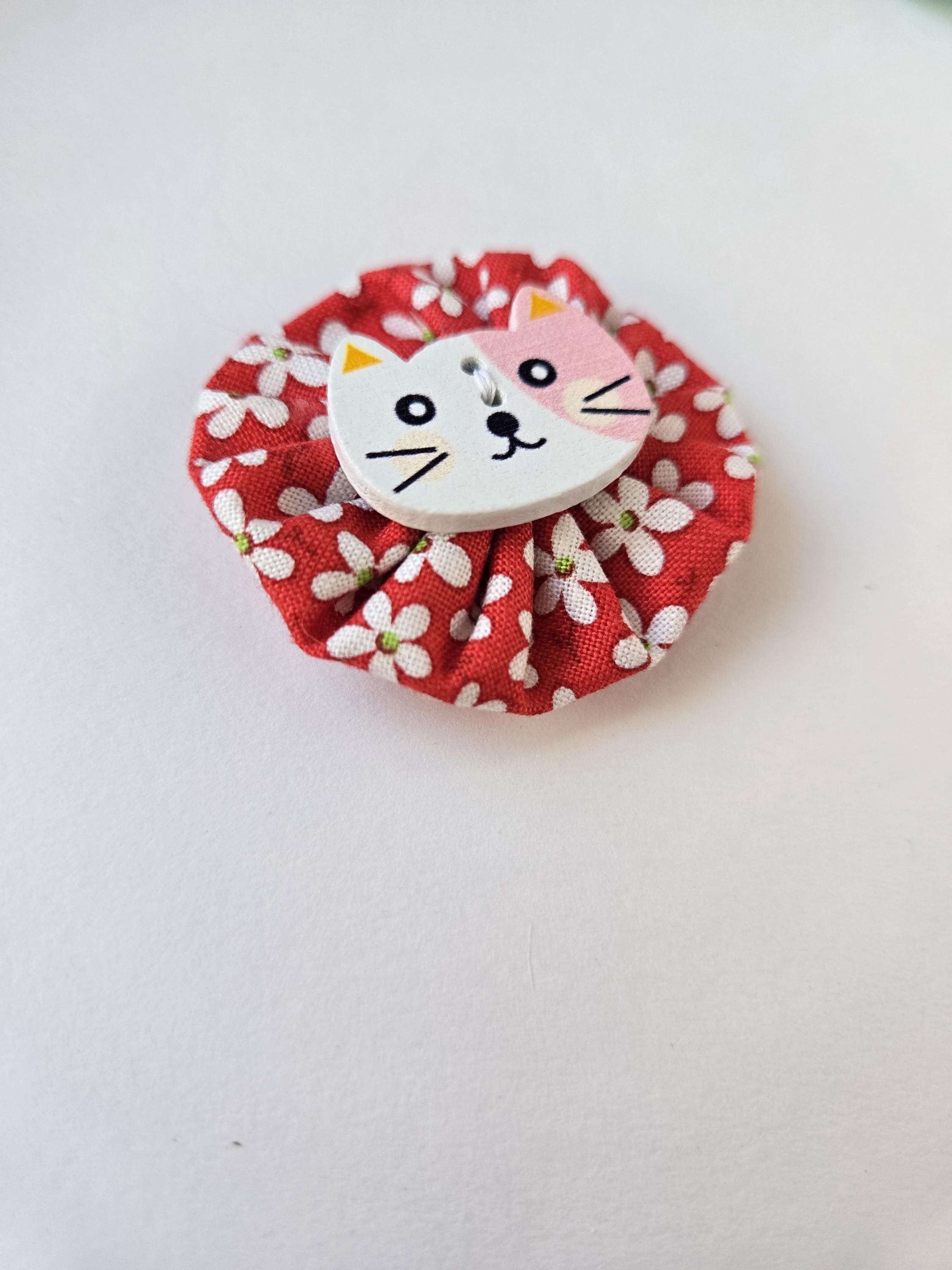 1 Handmade RED Fabric Yo-yos Sewing Applique Yoyo With Kitty Button ...