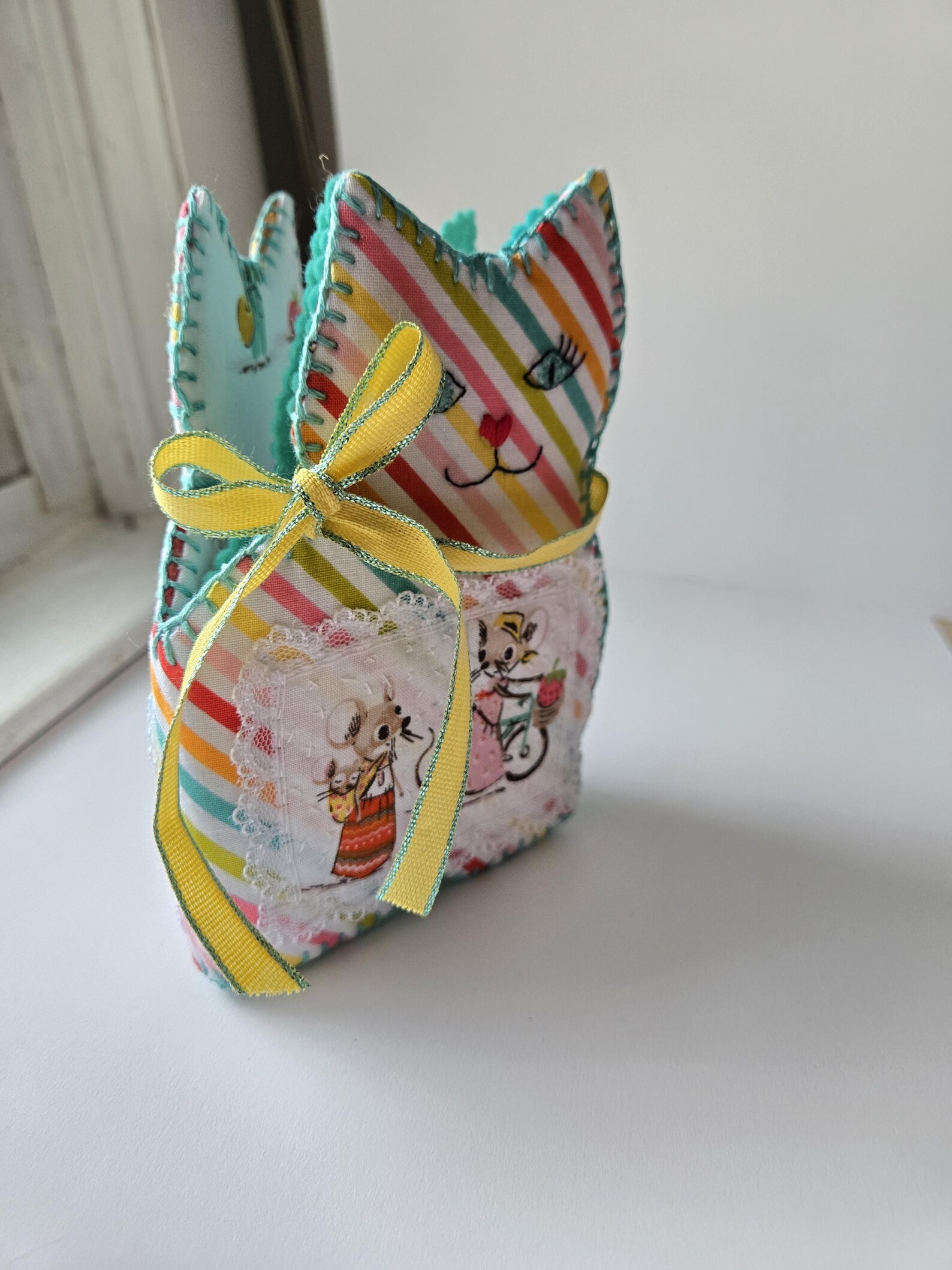 Kitty Needle Book, Cute Way to Store Pins & Needles, Mouse ...