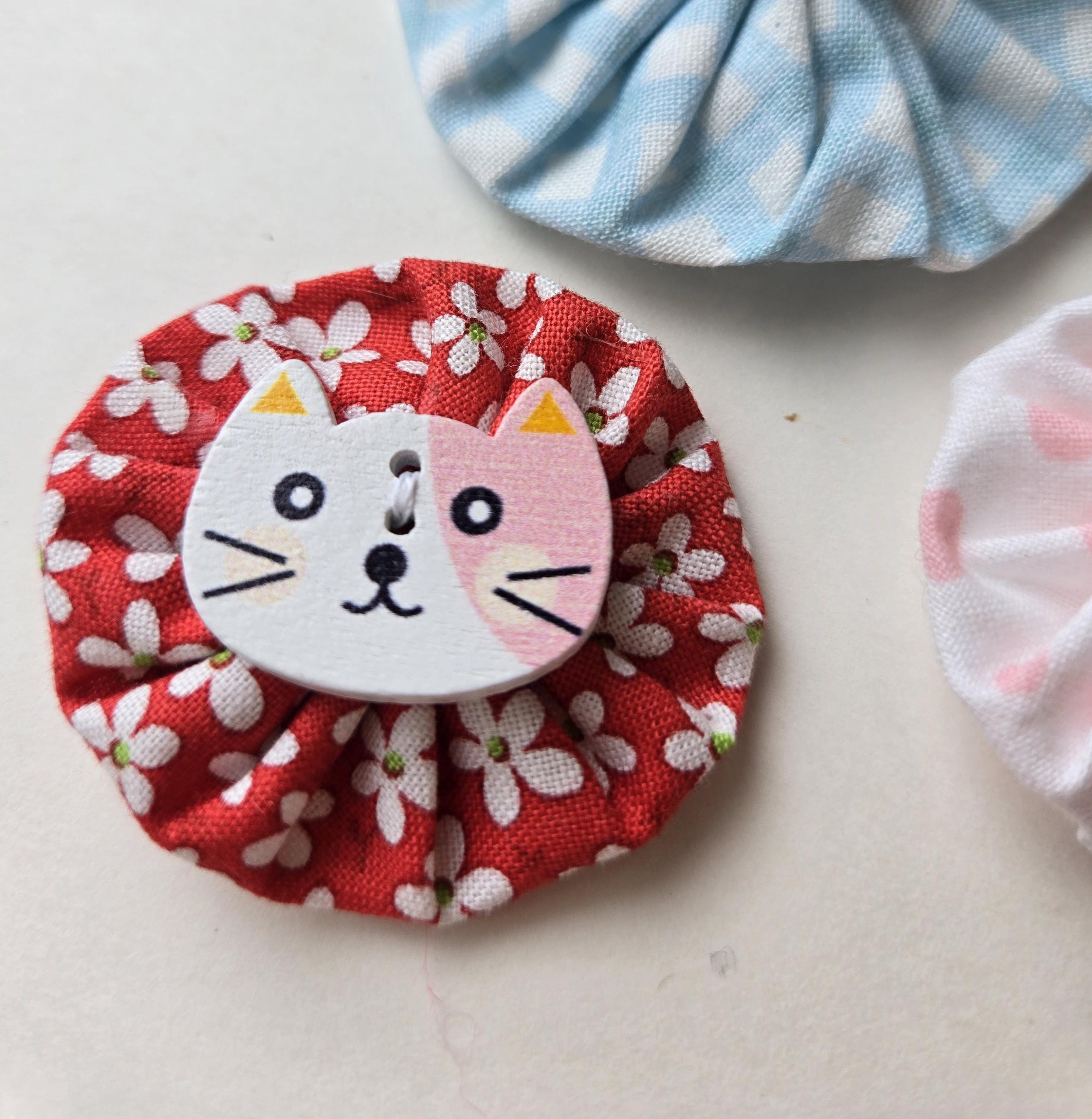 1 Handmade RED Fabric Yo-yos Sewing Applique Yoyo With Kitty Button ...