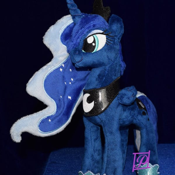 Princess Luna - Etsy