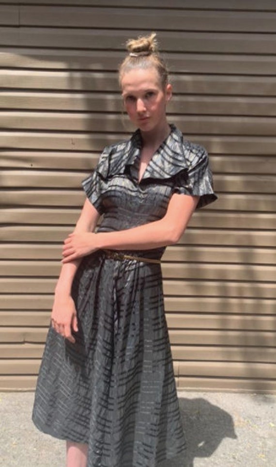 1940’s Grey With Bold and Black Timeless Textured Taf… - Gem