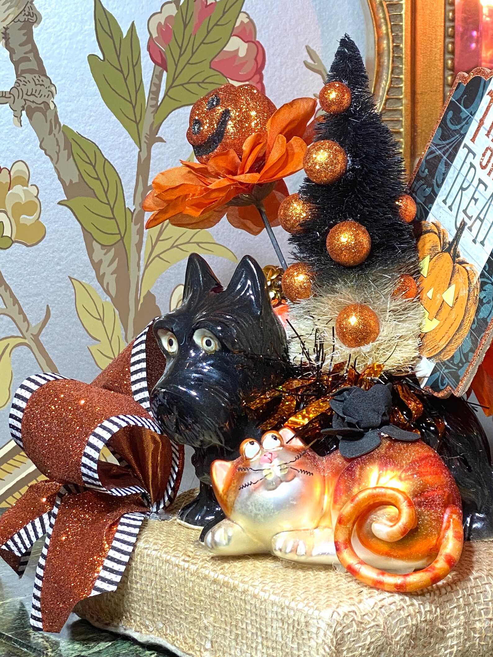 Vintage Halloween Centerpiece With a Scary 1950s Black Scottie Vase ...