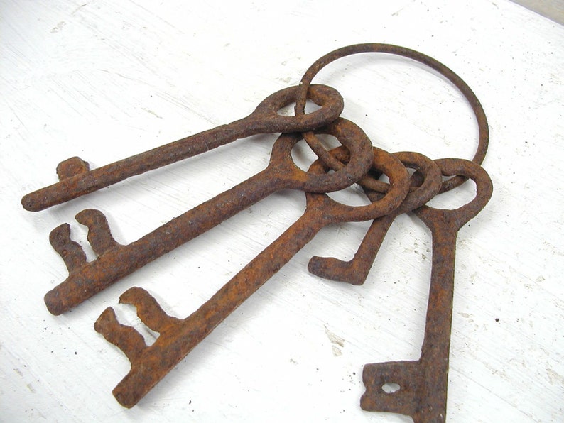 Prop Keys Jailhouse Keys Large Keys Rustic Jail Keys | Etsy