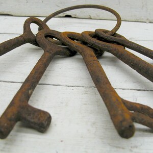 Prop Keys Jailhouse Keys Large Keys Rustic Jail Keys Rustic Decor ...