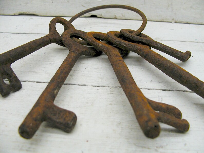 Prop Keys Jailhouse Keys Large Keys Rustic Jail Keys - Etsy