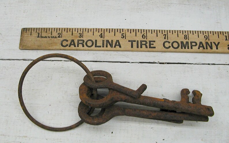 Prop Keys Jailhouse Keys Large Keys Rustic Jail Keys - Etsy