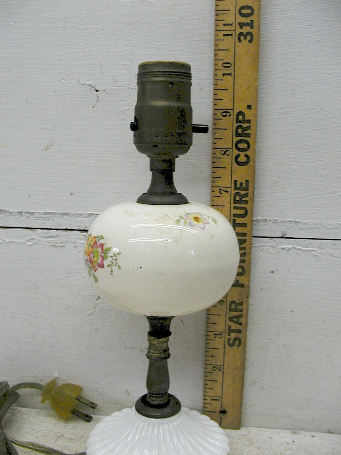 Vintage Nursery Lamp / Table Lamp / Petite Lamp / Childs Lamp - Etsy