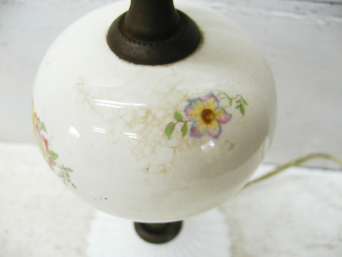 Vintage Nursery Lamp / Table Lamp / Petite Lamp / Childs Lamp - Etsy