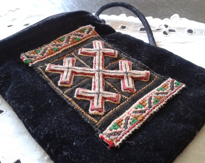 Small Vintage Velvet Cross Applique Embroidery Medicine Amulet - Etsy