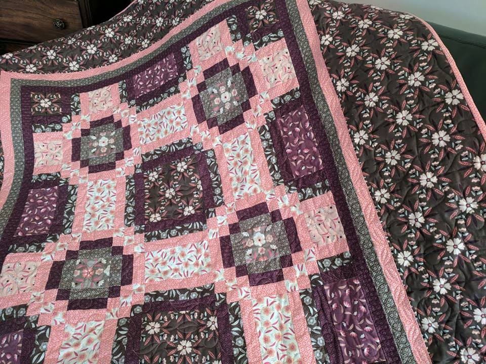Courtyard Quilt Pattern. Throw and Queen Size Instructions Included. - Etsy