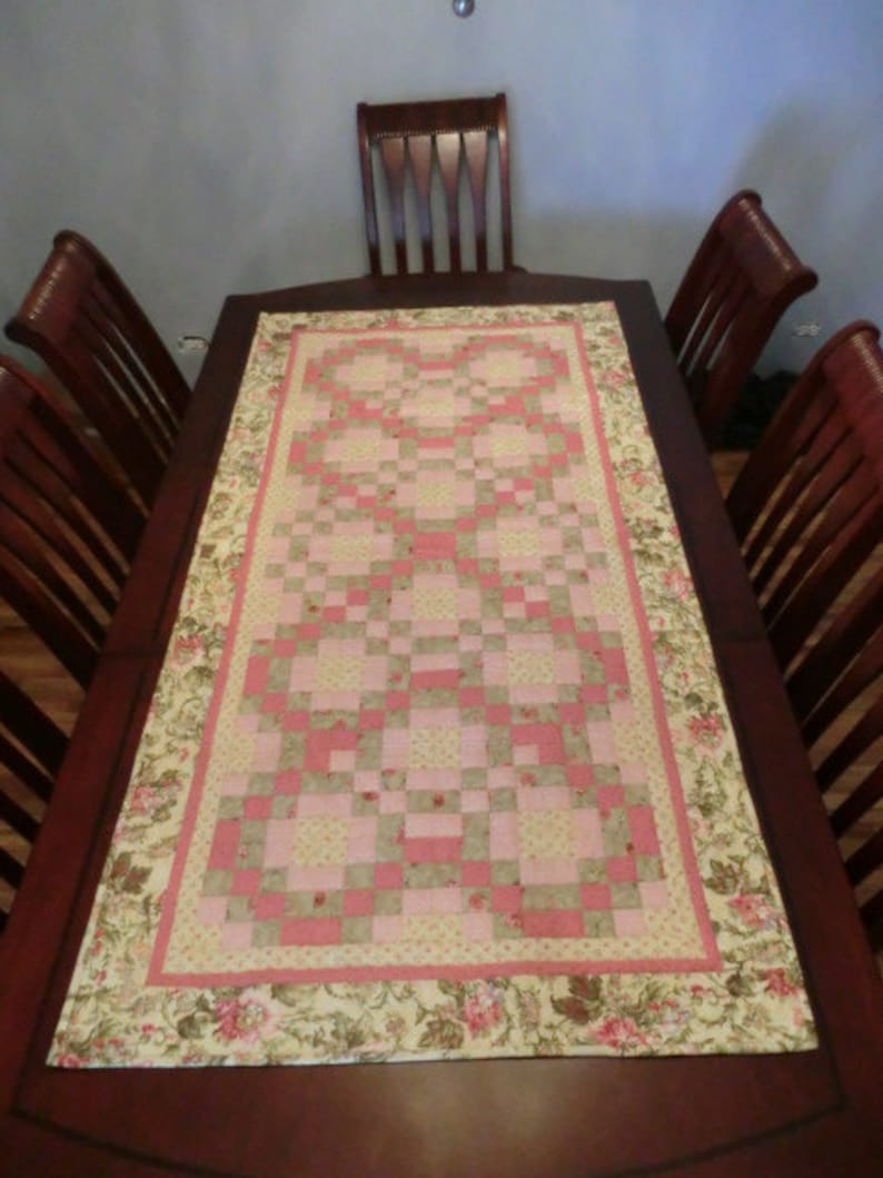 Hard Copy Linked Hearts Quilt Pattern 34 X 70. Bed - Etsy