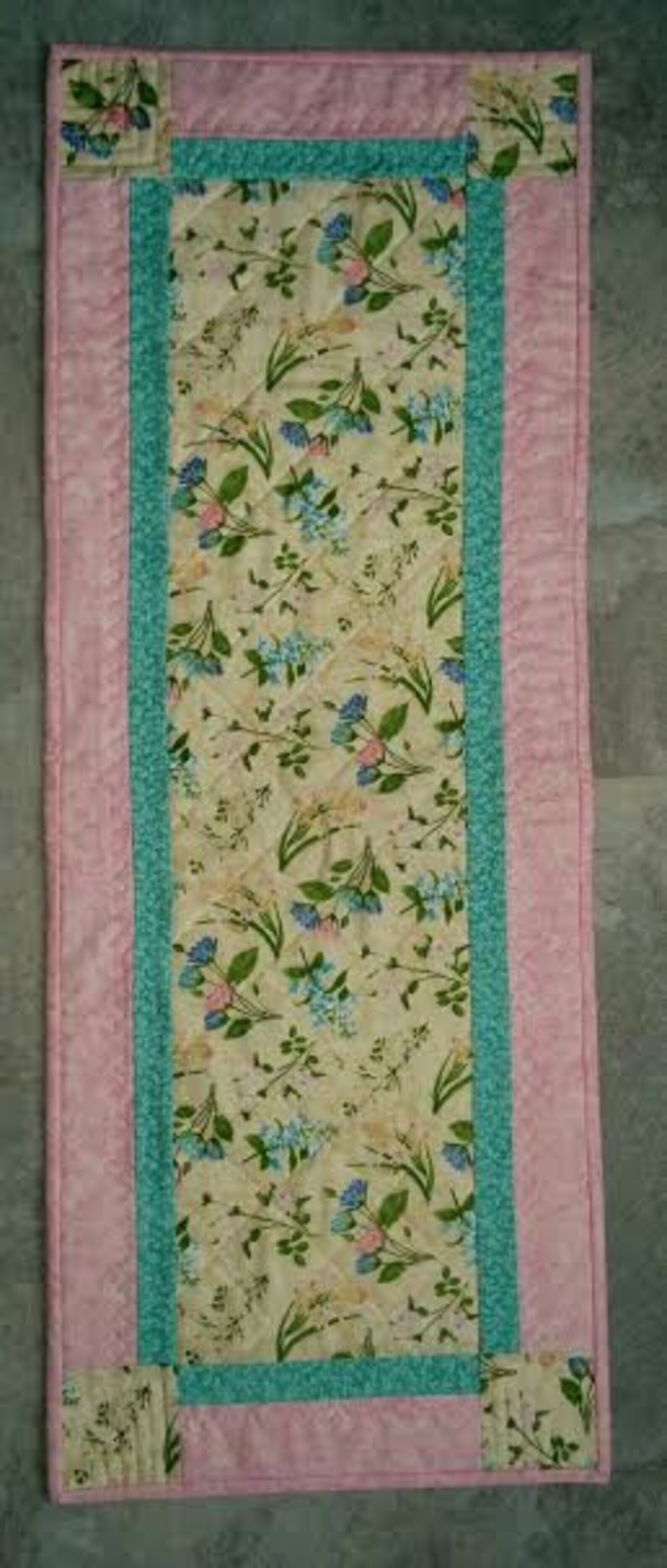 Pretty vintage looking floral Table Runner kit. Pink aqua | Etsy
