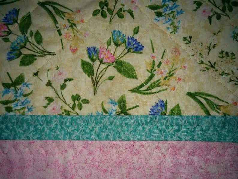 Pretty vintage looking floral Table Runner kit. Pink aqua | Etsy