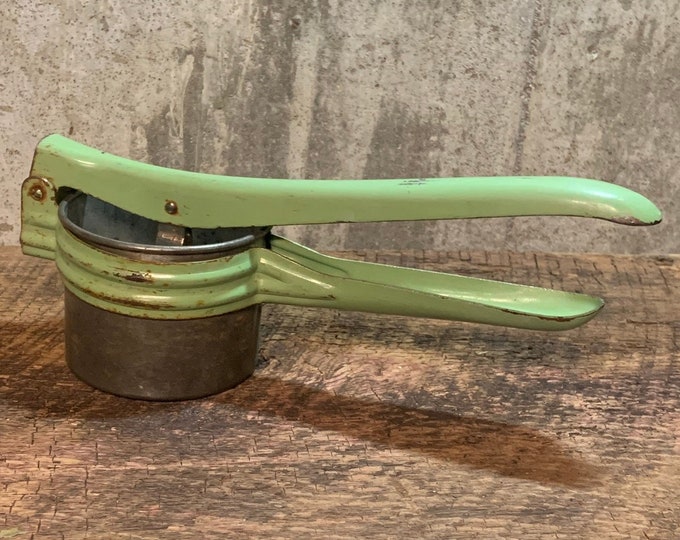 Vintage Kitchen Tool, Red Wood Handled Masher, Androck Made in USA, Mid ...