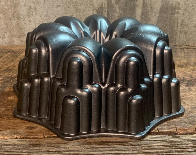 Martha Stewart Cast Aluminum Cathedral Bundt Pan, 10 Cup Bundt Pan ...