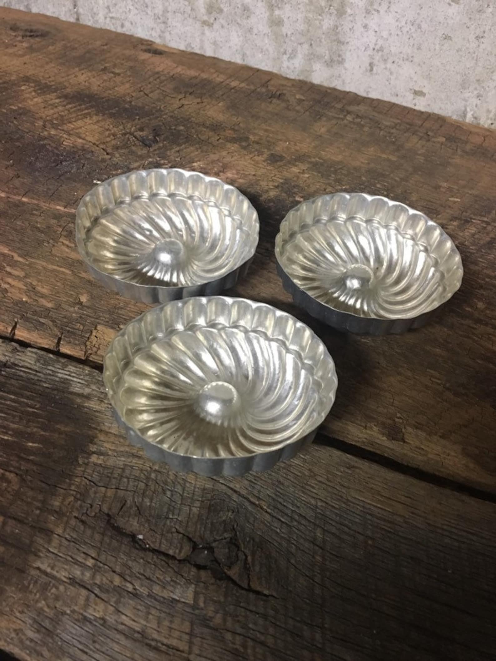 Vintage Swirl Aluminum Bundt Molds, Set of 3, Miniature Baking - Etsy