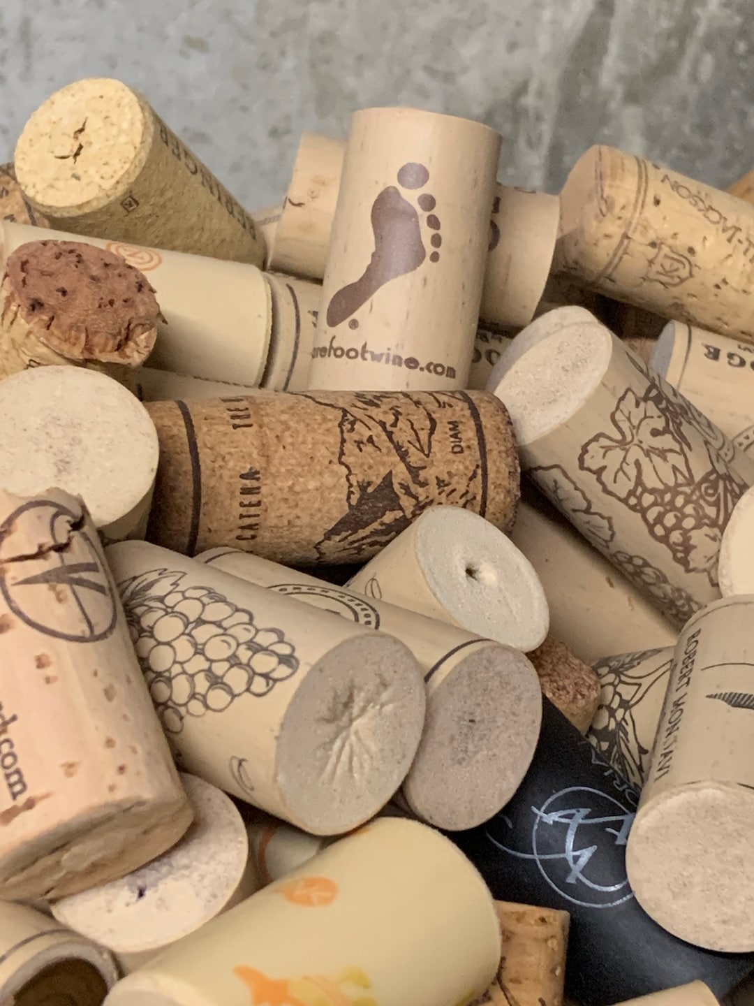 Bulk Corks, Cork DIY Supplies, 138 Mixed Material Corks, Wine Corks ...
