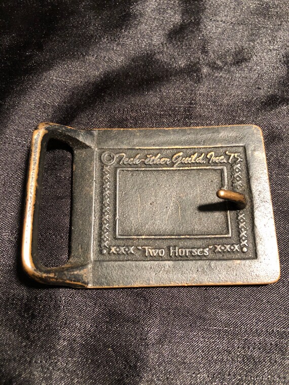 Vintage beautiful Tech ether belt buckle Two Horses - Gem