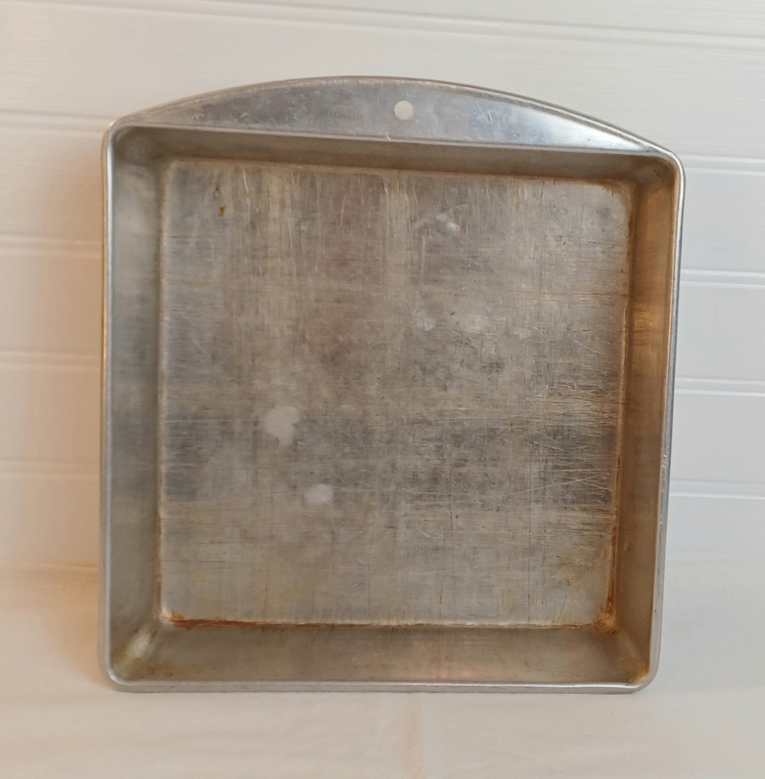 Vintage MIRRO 9 X 9 X 2 Square Cake, Bars and Dinner Roll Baking Pan ...