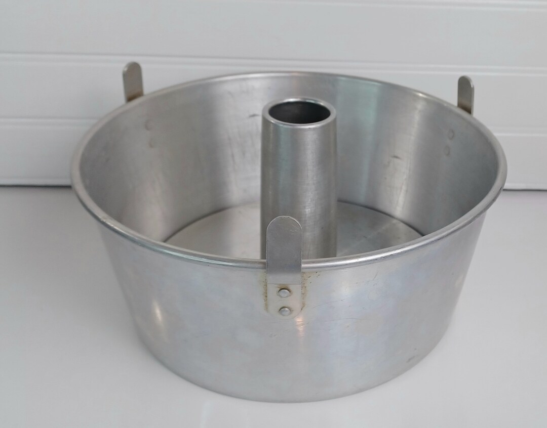Vintage 1950's MIRRO 5394-M Footed Aluminum Angel Food Tube 2-piece ...