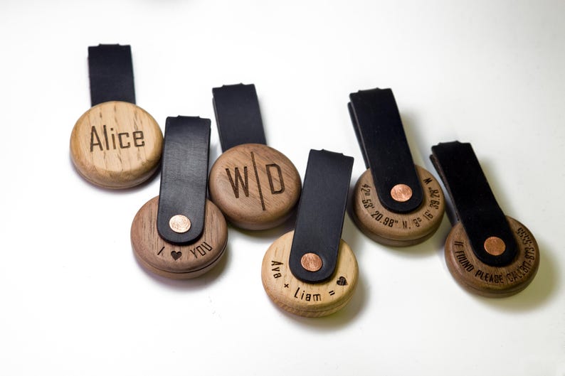 Walnut & Leather AirTag Keychain Case: Optional Personalization - Etsy UK