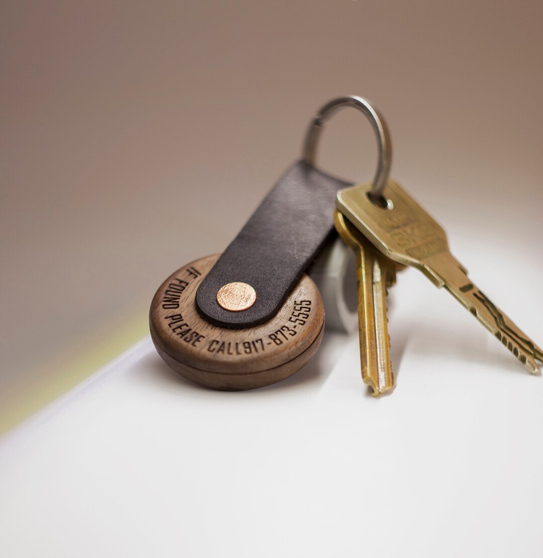 Walnut & Leather AirTag Keychain Case: Optional Personalization - Etsy UK