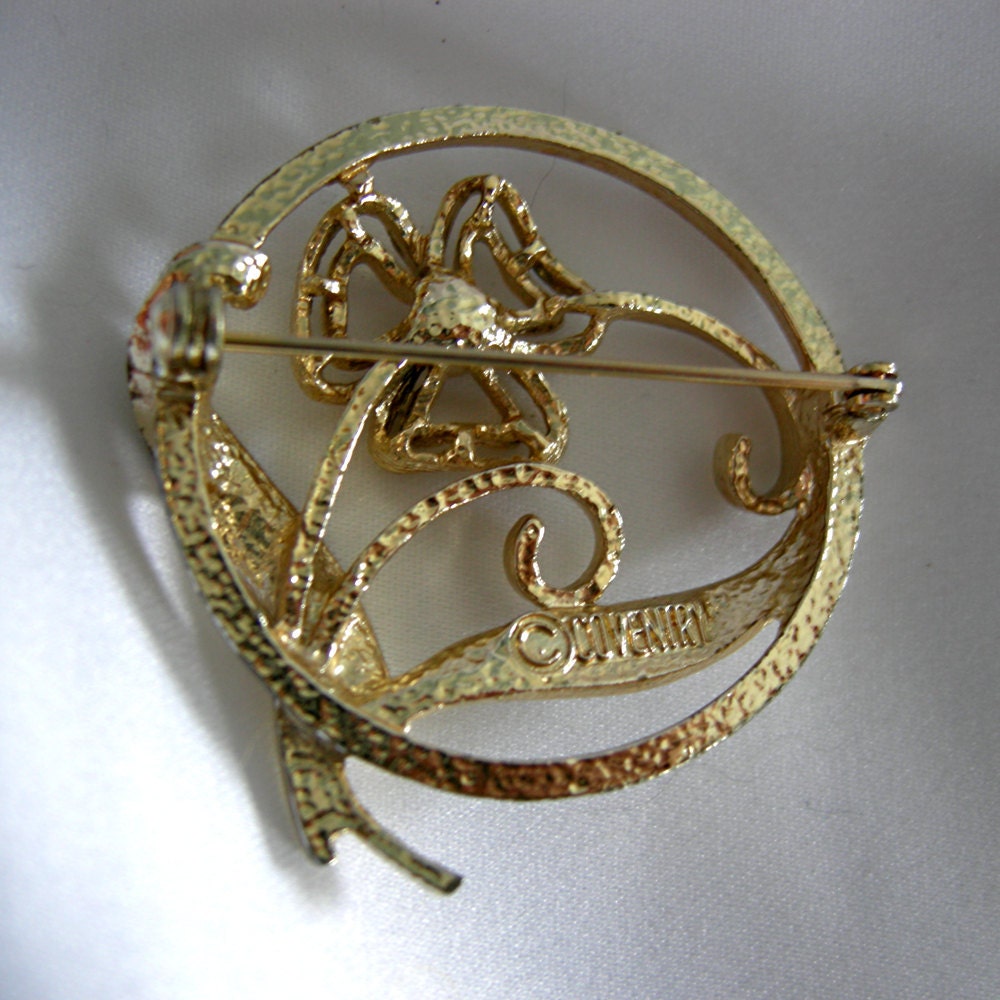 Lightweight Round Goldtone and Faux Pearl Floral Brooch - Etsy