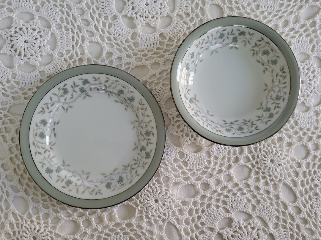 Noritake China Meredith Bowl, Made in Japan, Silver Sage Floral Motif ...